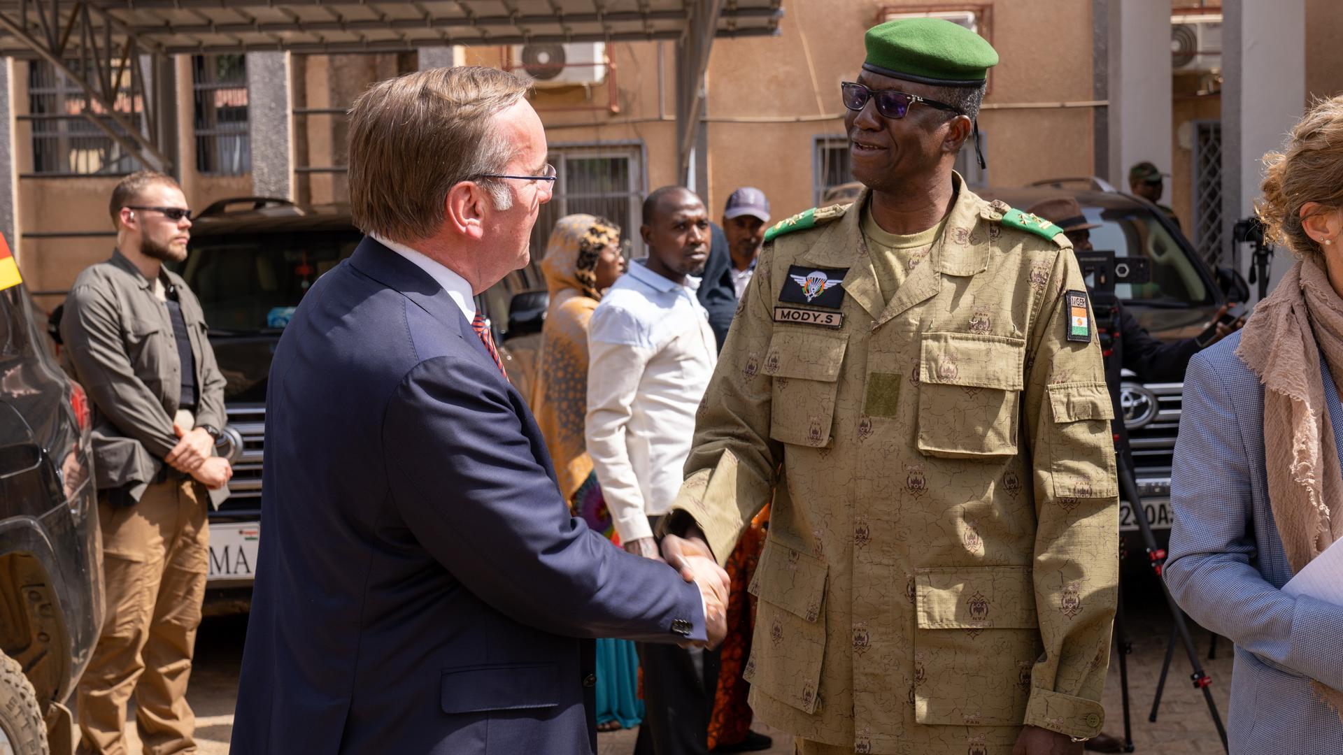 Afrika - Pistorius zu Besuch bei den Putschisten im Niger