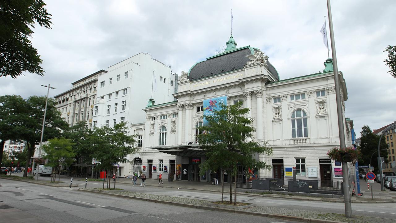 Literaturfest ELB.lit feiert in Hamburg Premiere