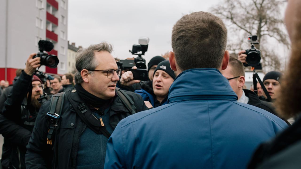 Braunschweig - Mutmaßlich rechter Angriff auf Haus eines Journalisten