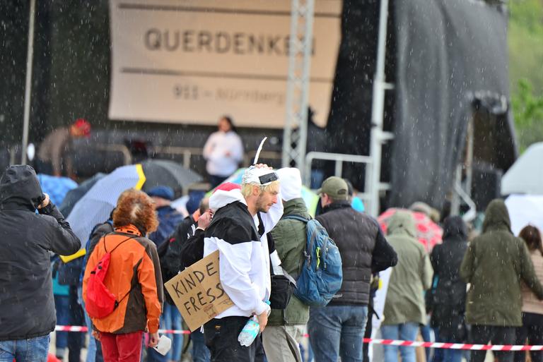 Demokratie in der Pandemie - Eine Ehrenrettung des Querdenkens
