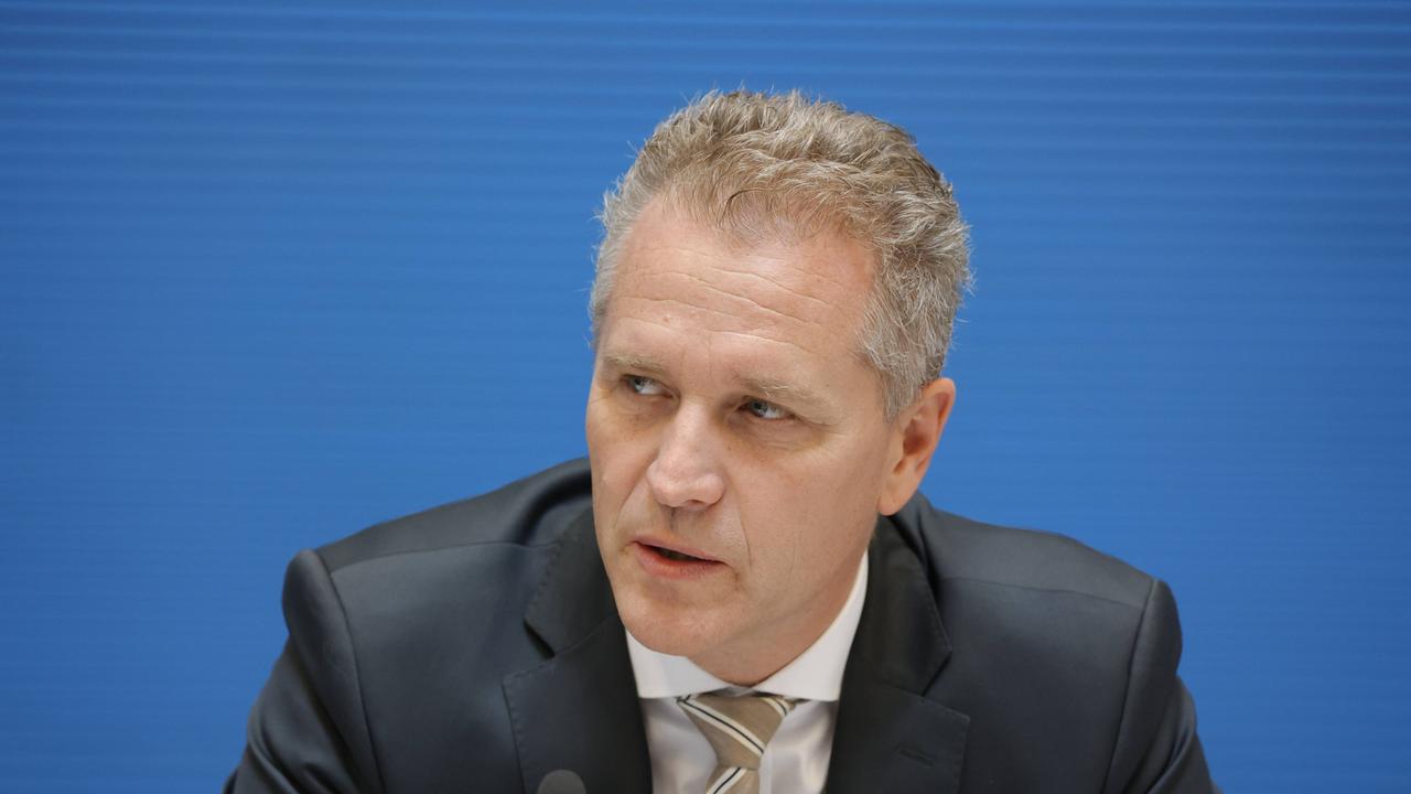 Bestechungsvorwurf - Ermittler durchsuchen Wohnadresse von AfD ...