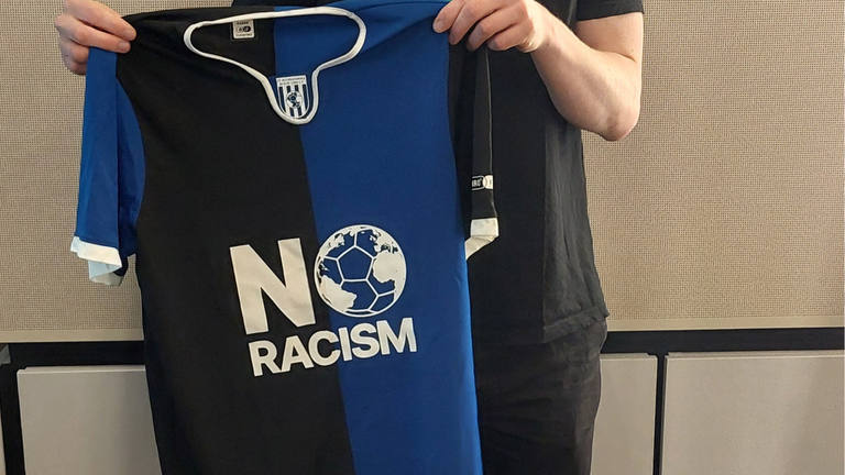 FC Internationale Berlin spielt mit nachhaltigen Fußballtrikots