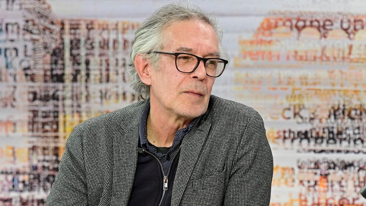 Ulrich Peltzer über seinen Roman "Der Ernst des Lebens"