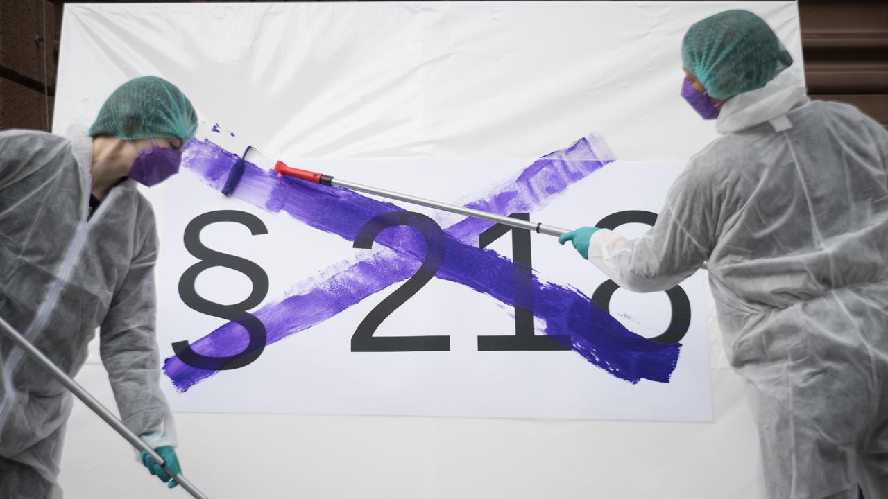 Berlin - Demonstration für Legalisierung von Abtreibungen