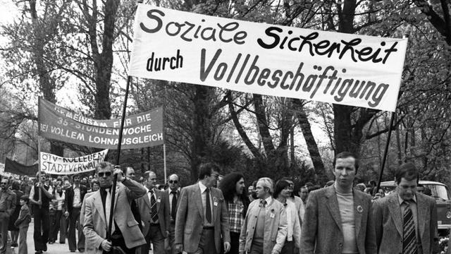 Der Podcast über Historisches im Heute - Der Rest ist Geschichte