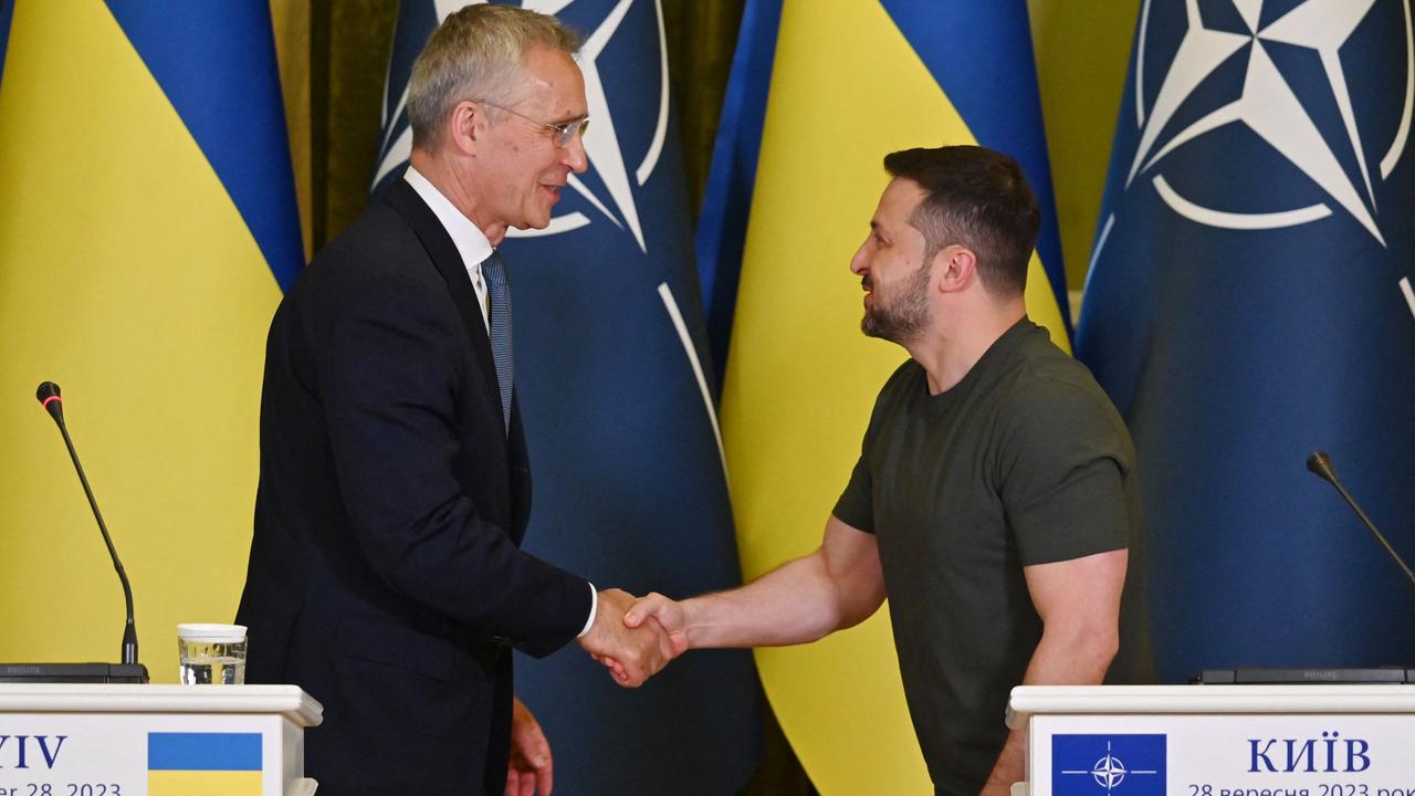 Kiew - Stoltenberg und Selenskyj sprechen über ukrainischen Militärbedarf