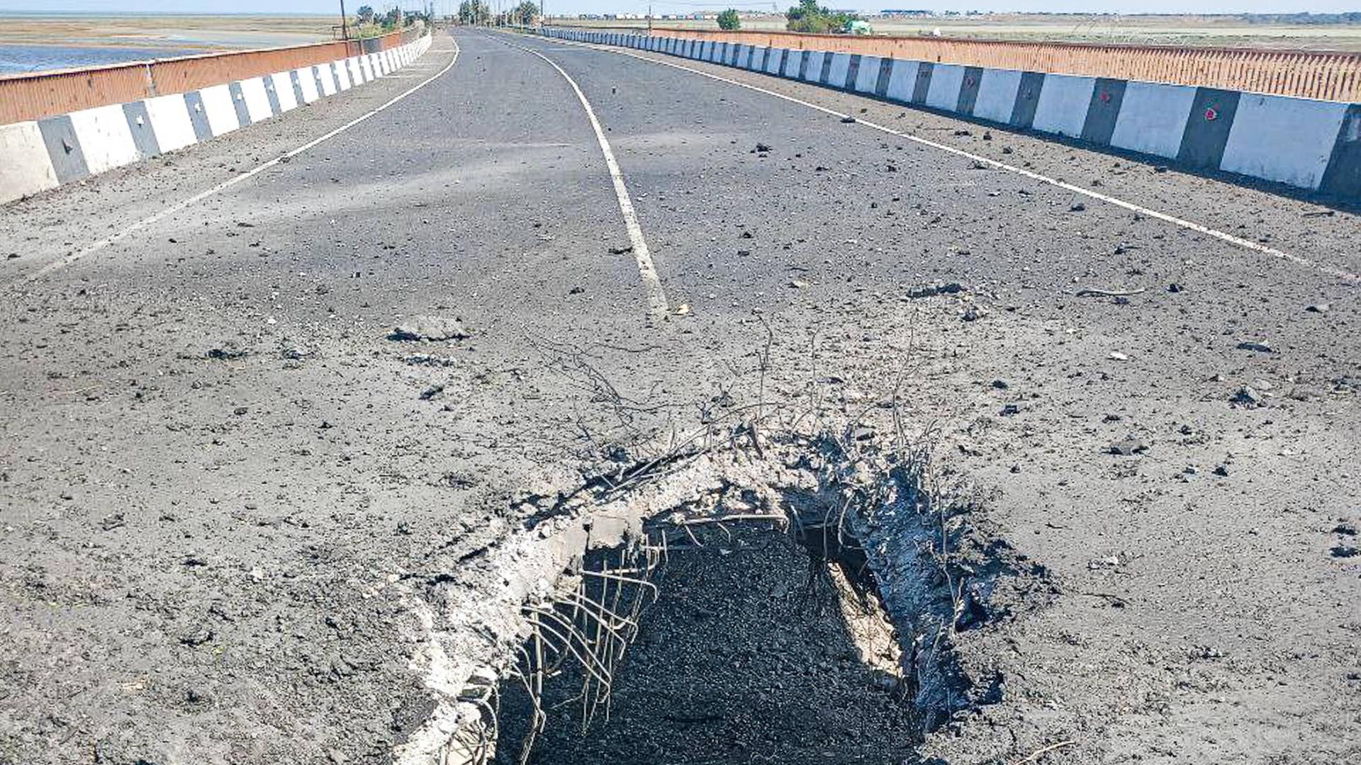 Ukraine-Krieg - Russische Besatzer berichten von Angriff auf Brücke bei ...