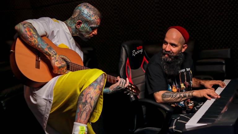 Iran - Rapper Amir Tataloo wegen Blasphemie zum Tode verurteilt