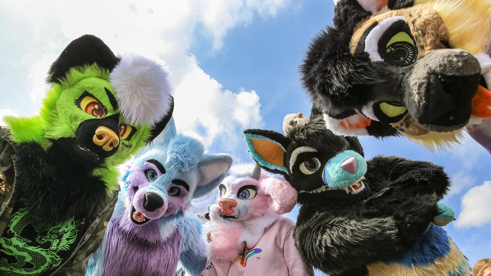 Furry-Convention in Berlin - Warum das Leben als Tier einfach schöner ist