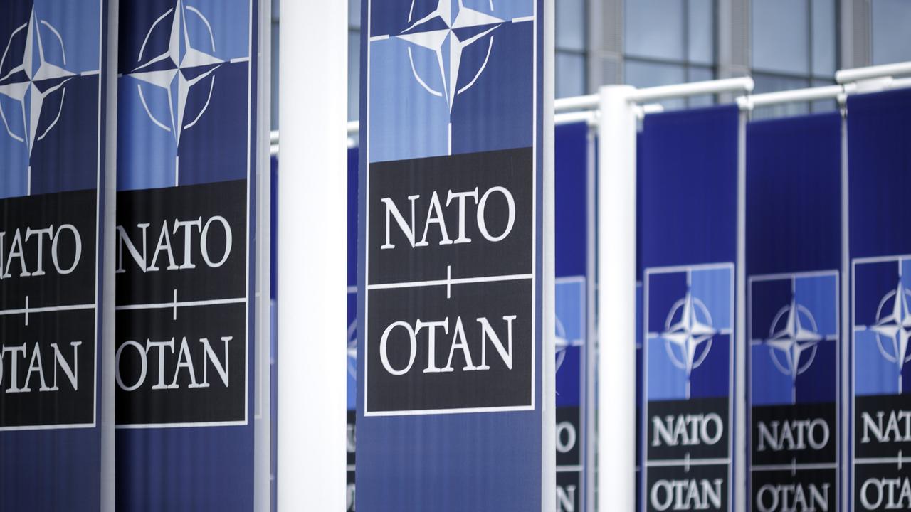 Den Haag - NATO-Gipfel will heute Zielwerte für Verteidigungsausgaben ...