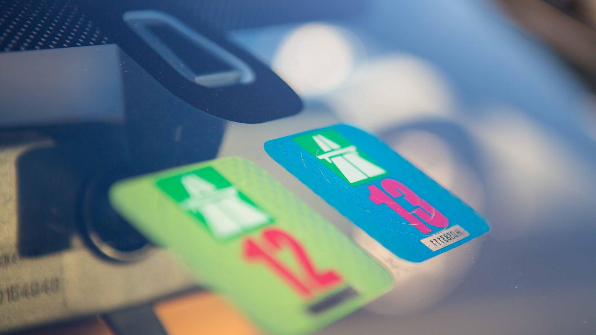 Mobilität - Schweiz bietet ab August elektronische Autobahnvignetten an
