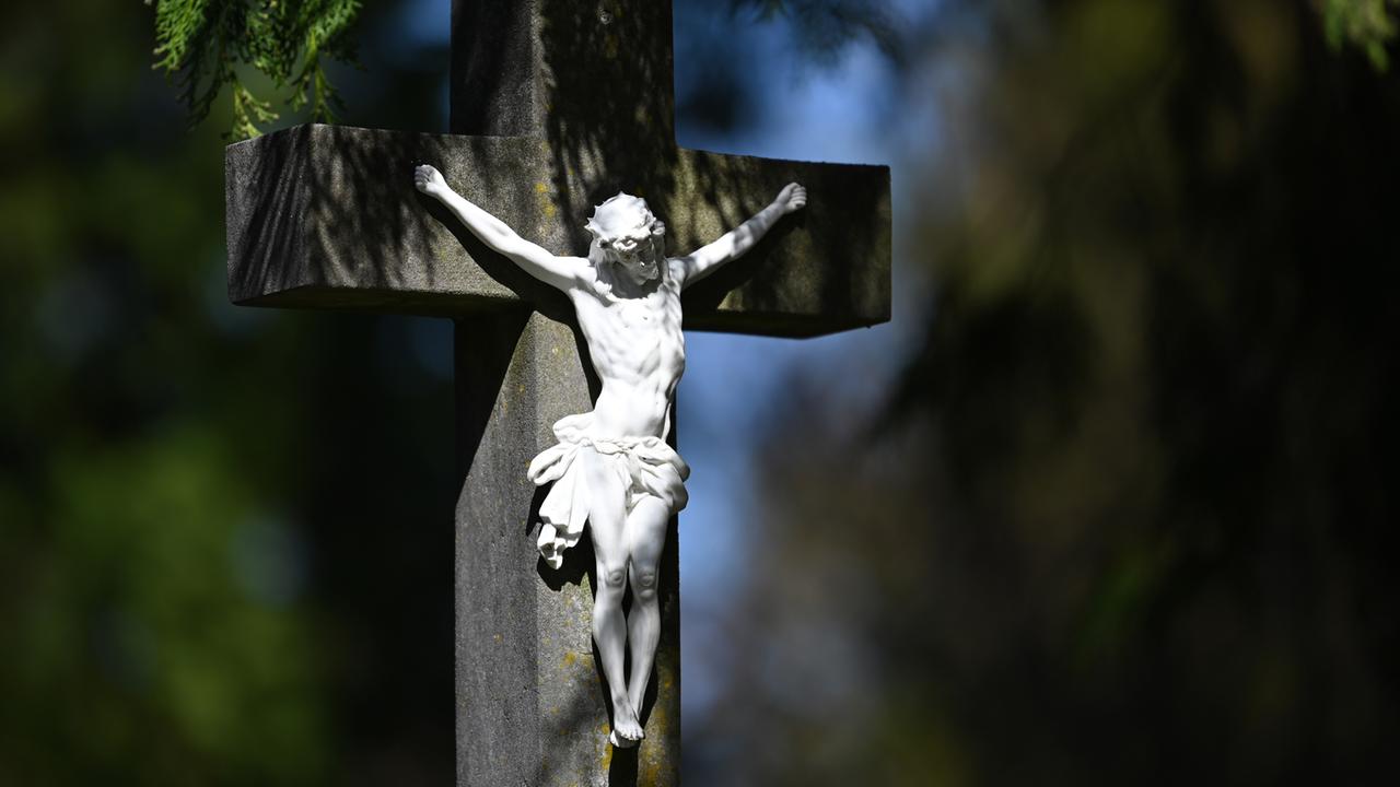 Feiertag - Christen gedenken an Karfreitag des Leidens und Sterbens Jesu