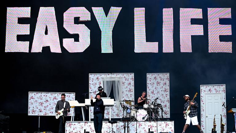 Britische Band "Easy Life" muss wegen Airline "easyJet" Namen ändern