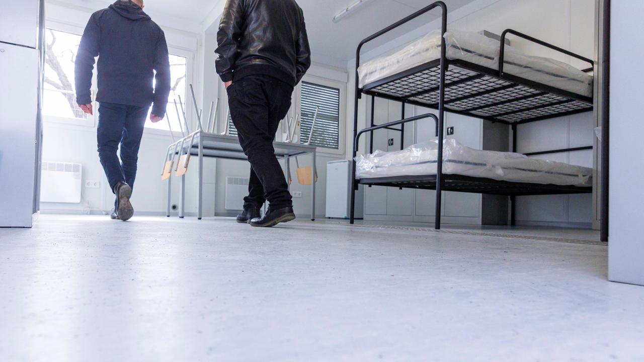 Flucht und Migration: Debatte um Arbeitspflicht für Asylbewerber