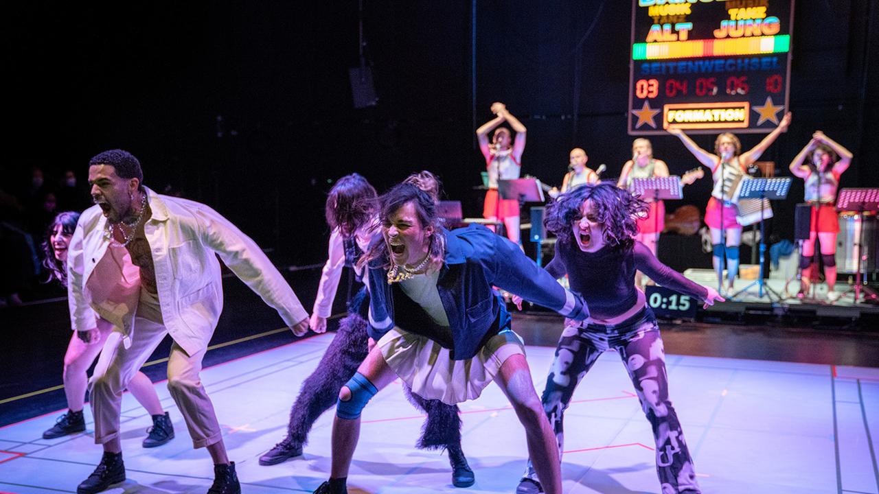 She She Pop: "Dance me!" - Tanzmarathon Jung gegen Alt