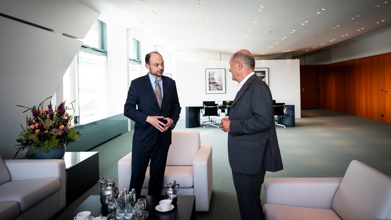 Nach Gefangenenaustausch - Scholz empfängt freigelassenen Kremlkritiker ...