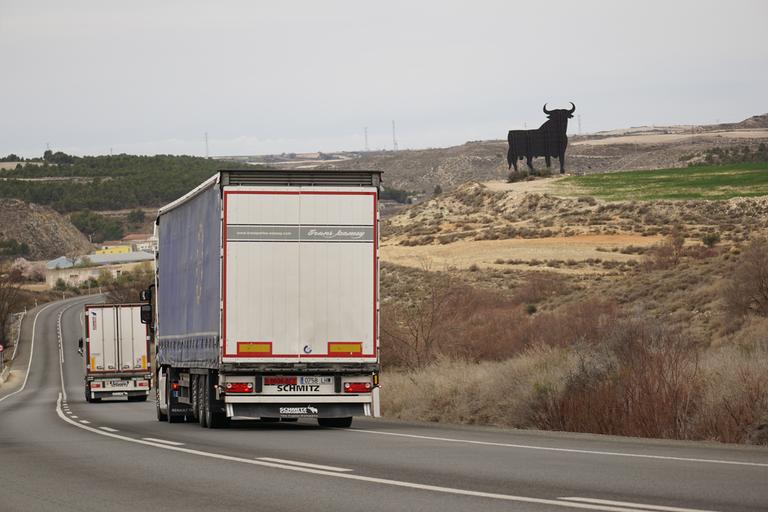 65 Jahre Osborne-Stier in Spanien - Werbefigur und Nationalsymbol