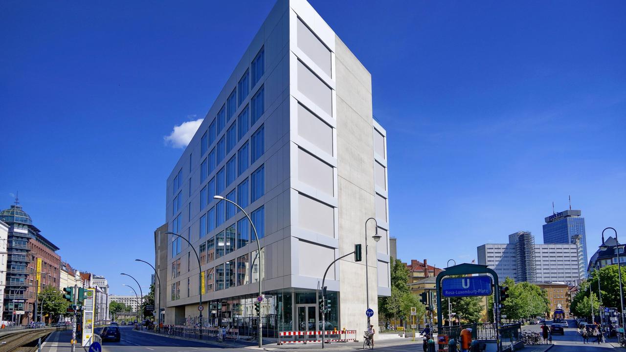 Berlin - Verlage protestieren gegen geplante Kultur-Kürzungen in der ...