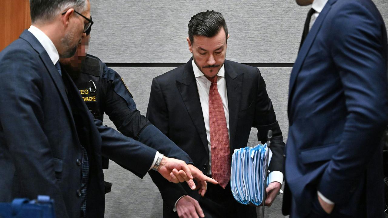 Innsbruck - Prozess gegen Ex-Milliardär Benko begonnen