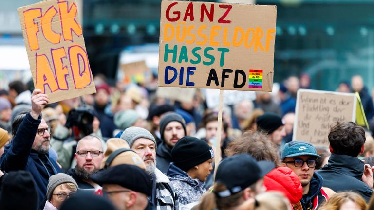 Vor Bundestagswahl - Tausende versammeln sich in Düsseldorf zu Demos gegen die AfD ...