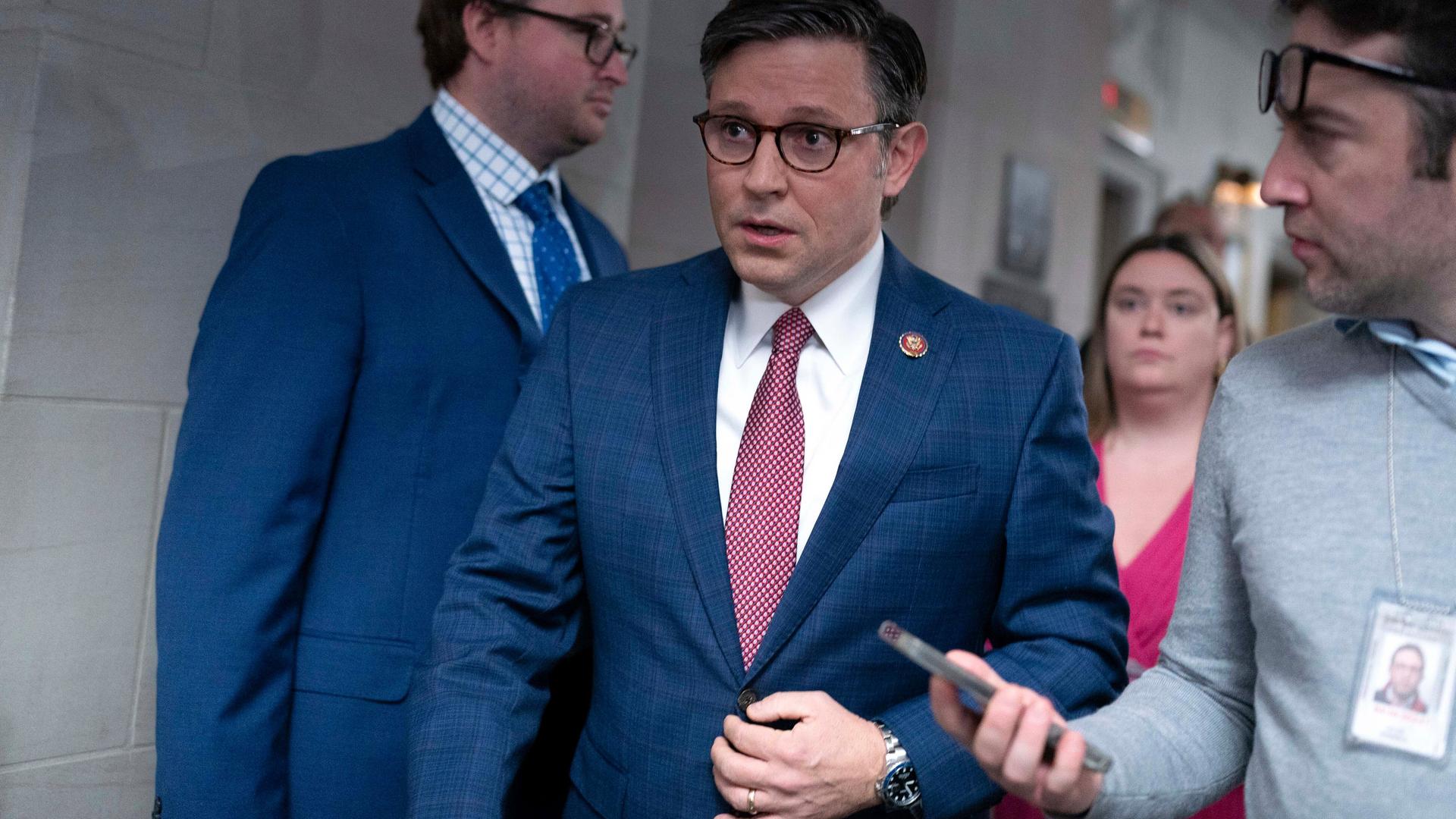 USA - Vierter Versuch: Republikaner nominieren Mike Johnson für Vorsitz ...