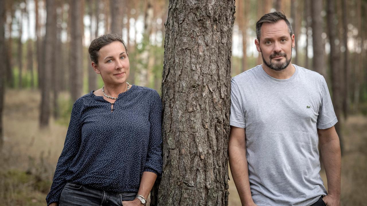 Juli Zeh/Simon Urban: "Zwischen Welten" - Wie die Politik in private ...