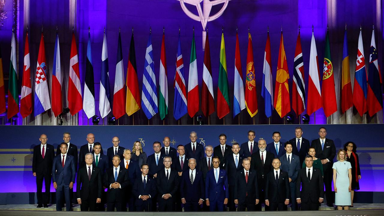 NATO-Gipfel - Weitere Unterstützung von 40 Milliarden Euro für die ...