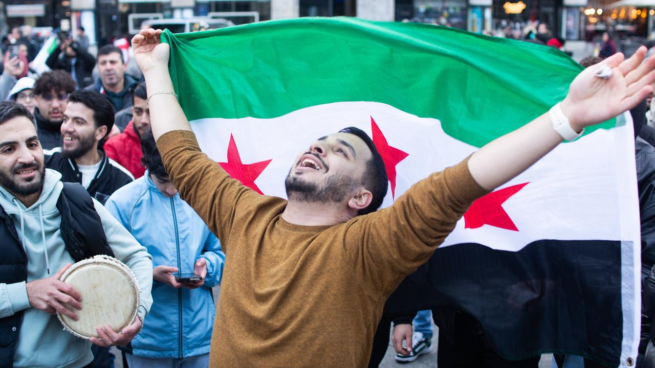 Syrer in Deutschland feiern Vertreibung von dem Diktator Assad