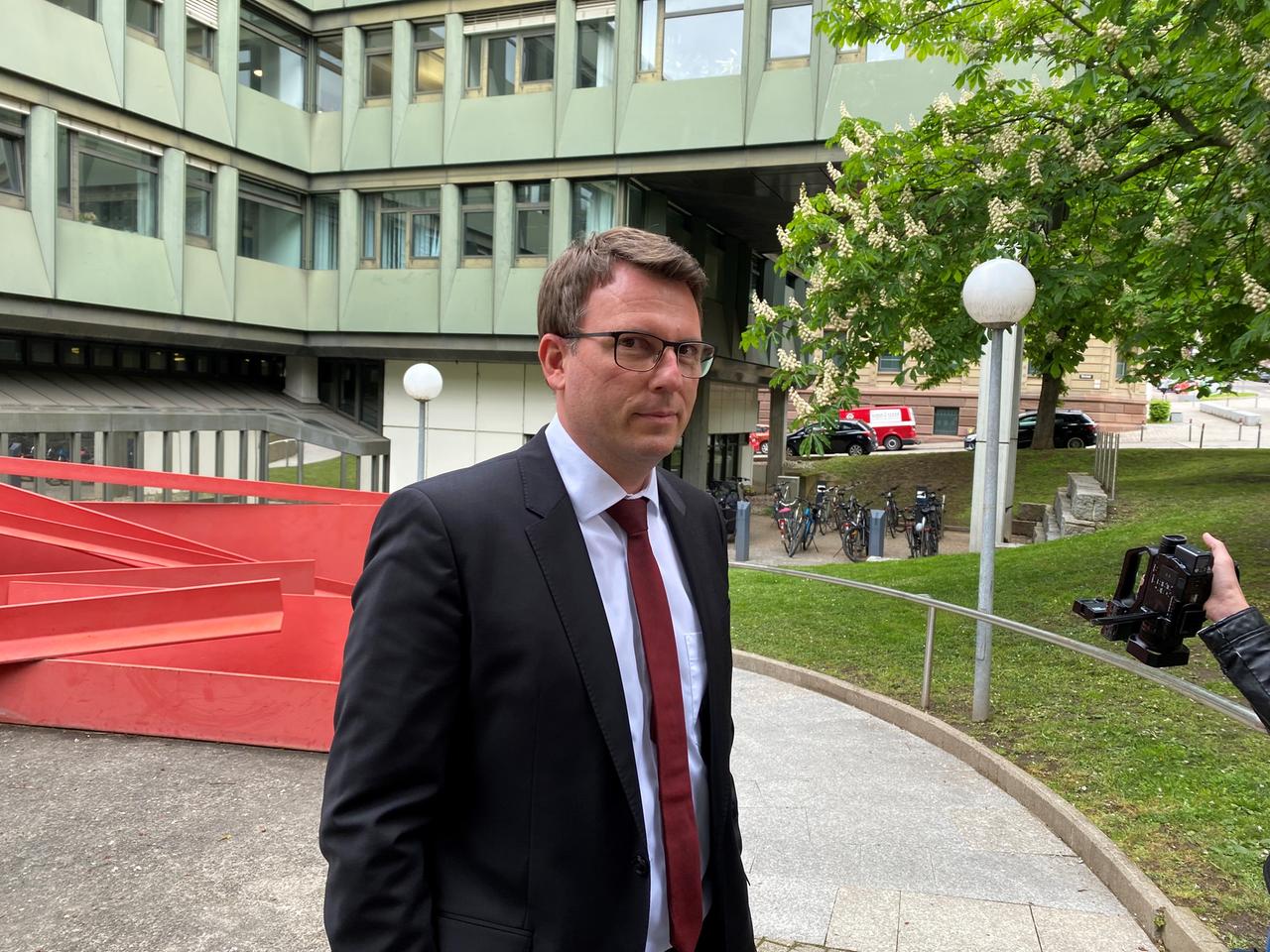 Prozess gegen ehemaligen Handballtrainer - Erleichterung über Geständnis