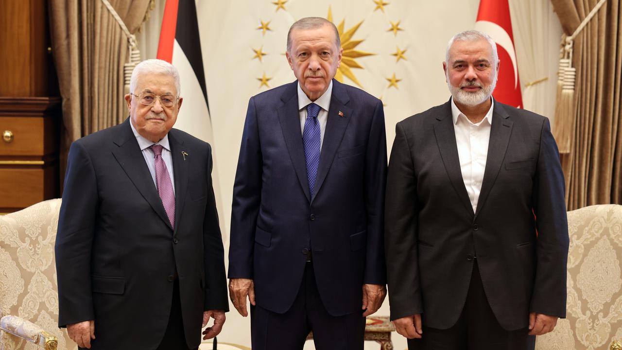 Treffen in Ägypten - Palästinenserpräsident Abbas und Hamas-Chef Hanija ...