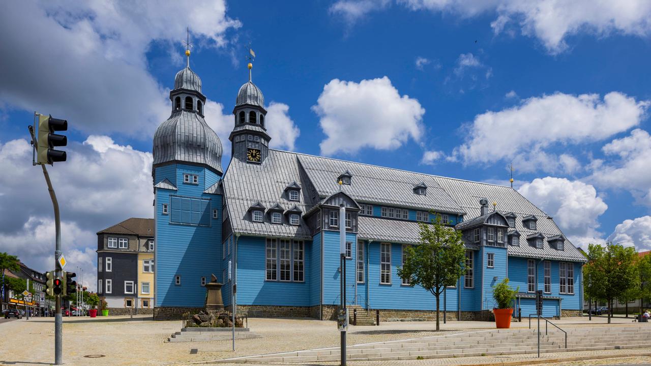 Feuer in größter deutscher Holzkirche in Clausthal-Zellerfeld