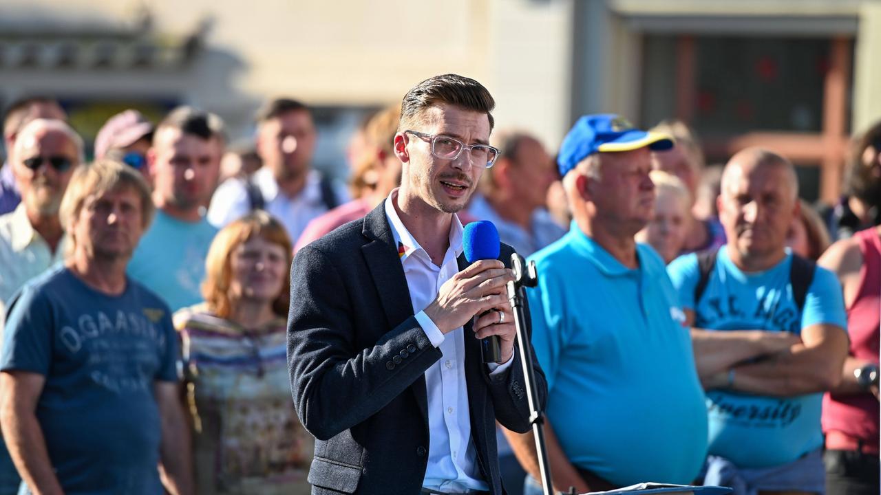 Ebersbach-Neugersdorf - AfD-Politiker Mario Kumpf im Supermarkt in ...