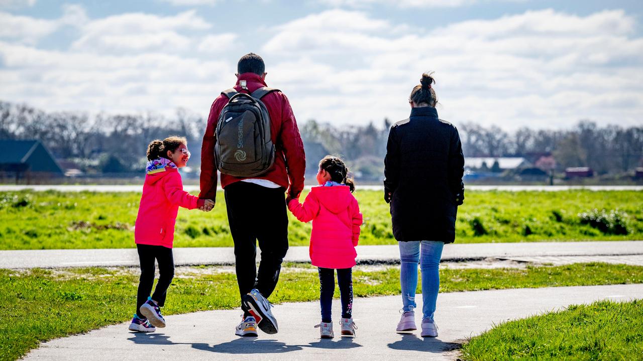 Statistisches Bundesamt - Tiefstand bei Adoptionen