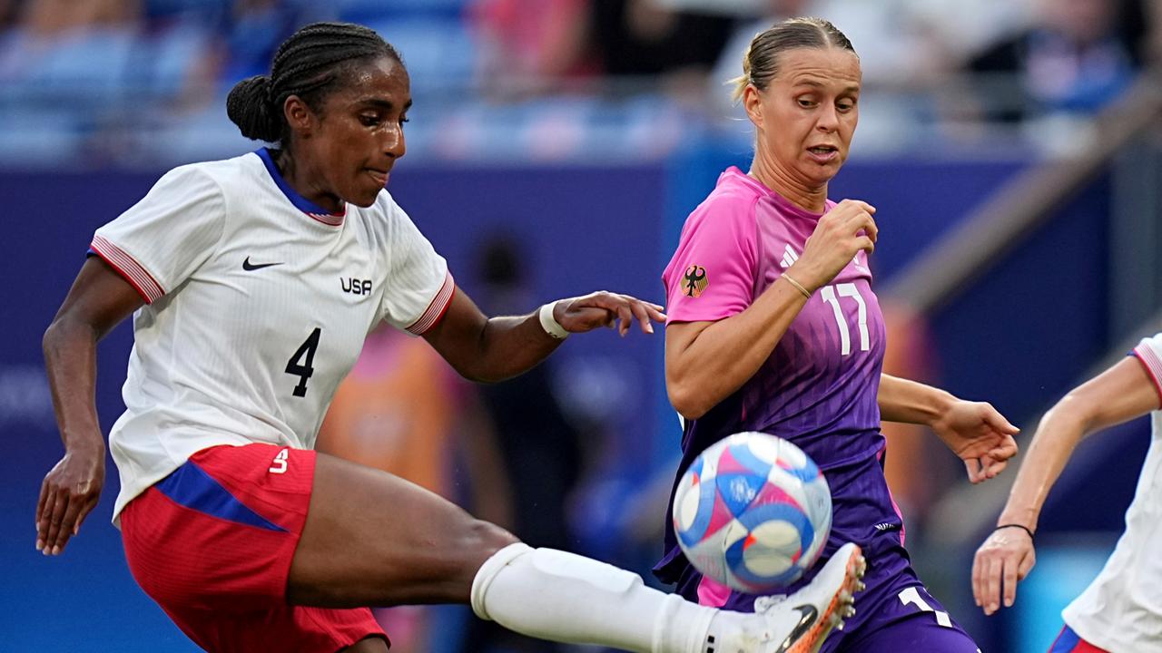 Medienberichte - Erster Millionentransfer für Fußballerin