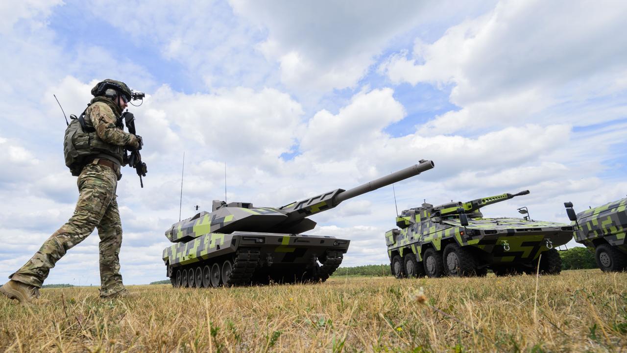 Rüstungskonzern - Rheinmetall will Panzerfabrik in der Ukraine bauen