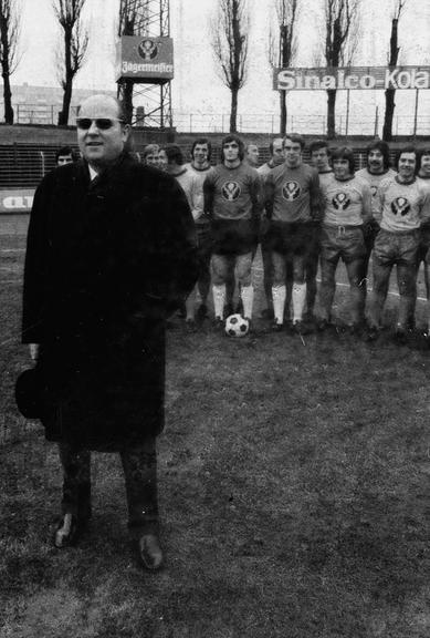 Erster Trikotsponsor in der Fußball-Bundesliga - Mit dem Hirsch auf der ...