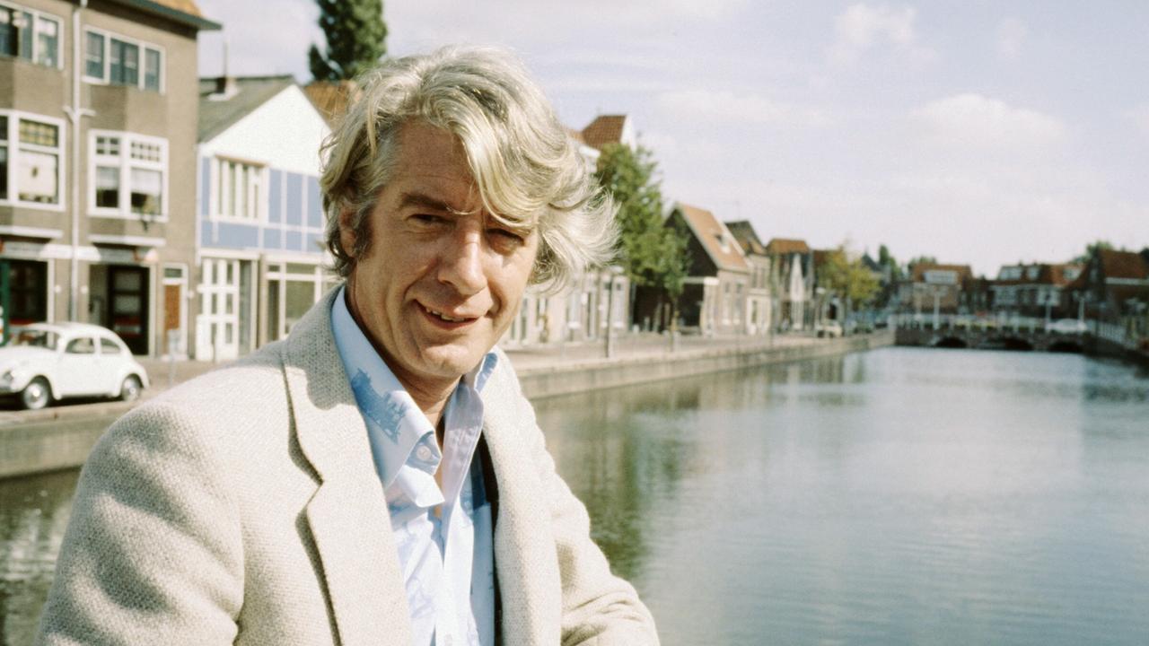 Was hörte der Showmaster Rudi Carrell?