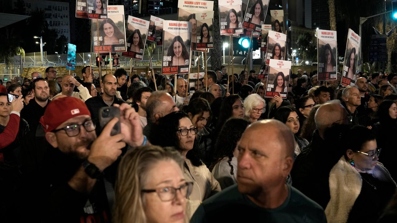 Krieg im Nahen Osten - Tausende demonstrieren in Tel Aviv gegen Netanjahu