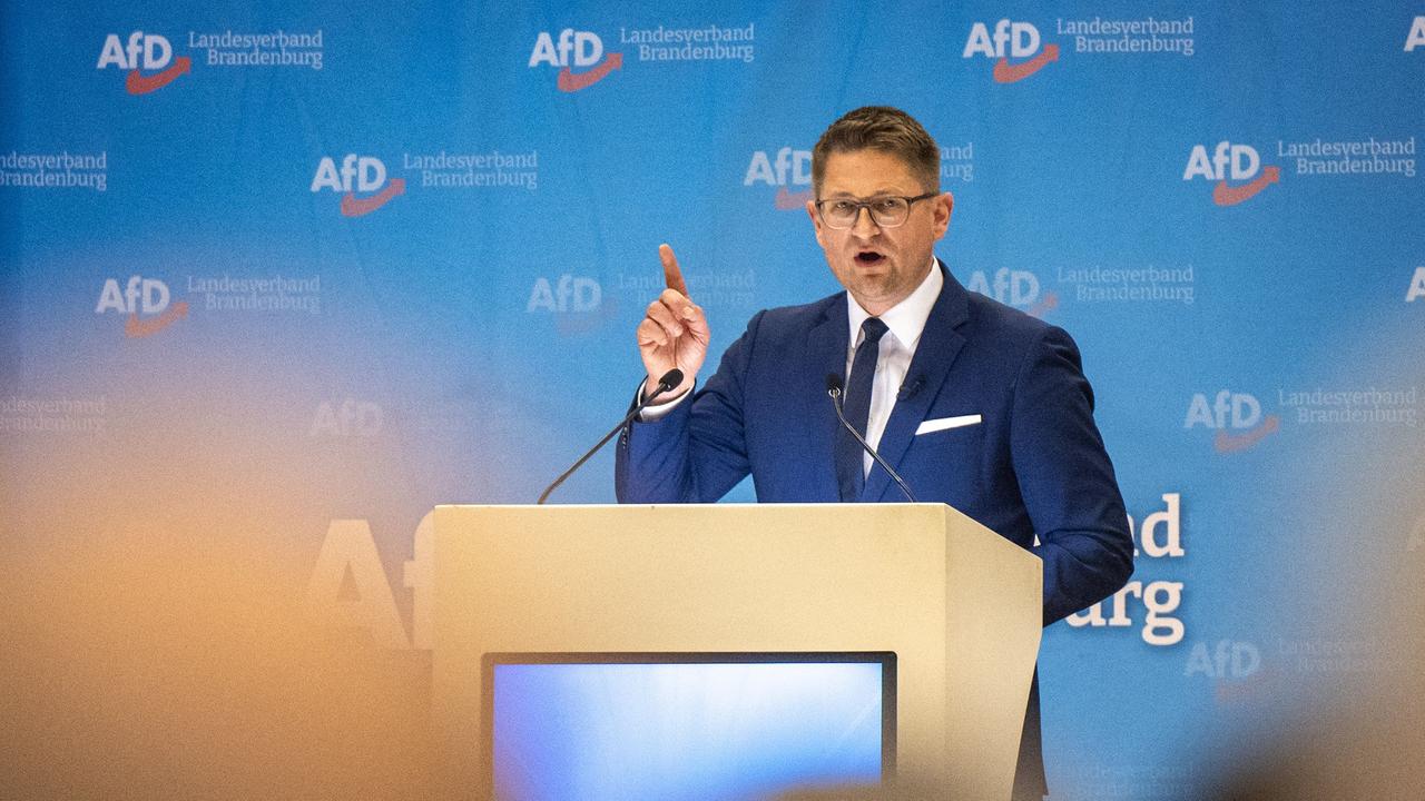 Brandenburg - AfD-Landesverband zieht Eilantrag gegen Einstufung als gesichert rechtsextrem ...
