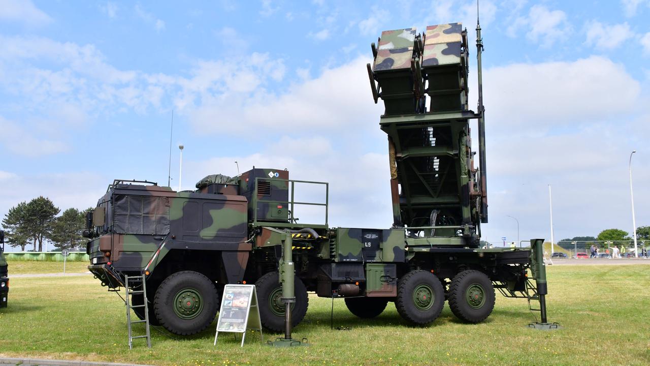 Ukraine-Krieg - Pistorius: Erste Trägerraketen für Luftabwehr an ...