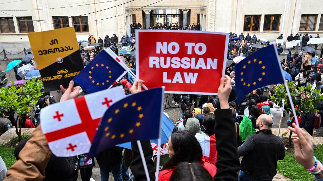 Georgien - Regierungspartei bringt umstrittenes "Agenten"-Gesetz ins ...