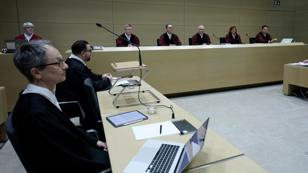 Karlsruhe - BGH verhandelt über Verurteilung der Linksextremistin Lina E.