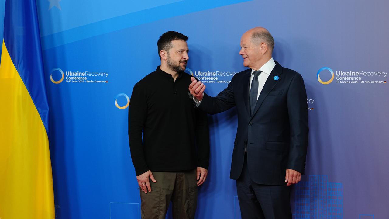 Krieg in der Ukraine - Wiederaufbaukonferenz in Berlin - Selenskyj hält Rede im Bundestag