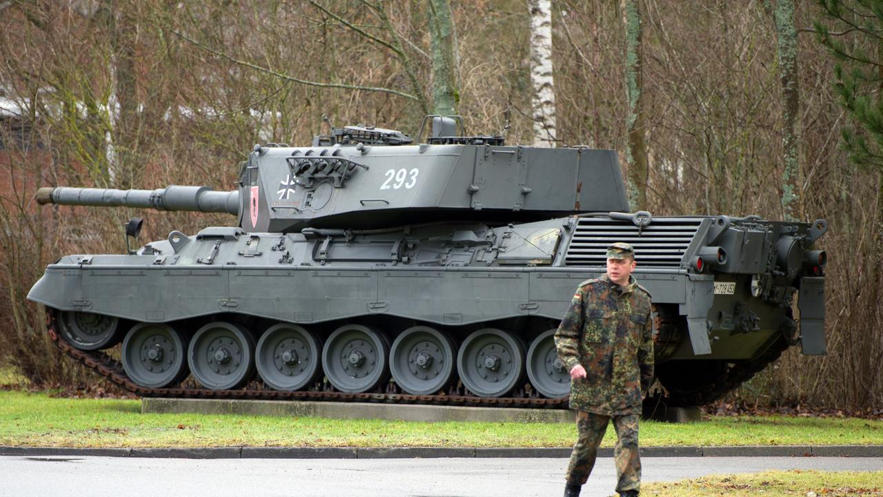 Rüstung - Rheinmetall liefert mehr als 30 weitere Leopard-1-Panzer in ...