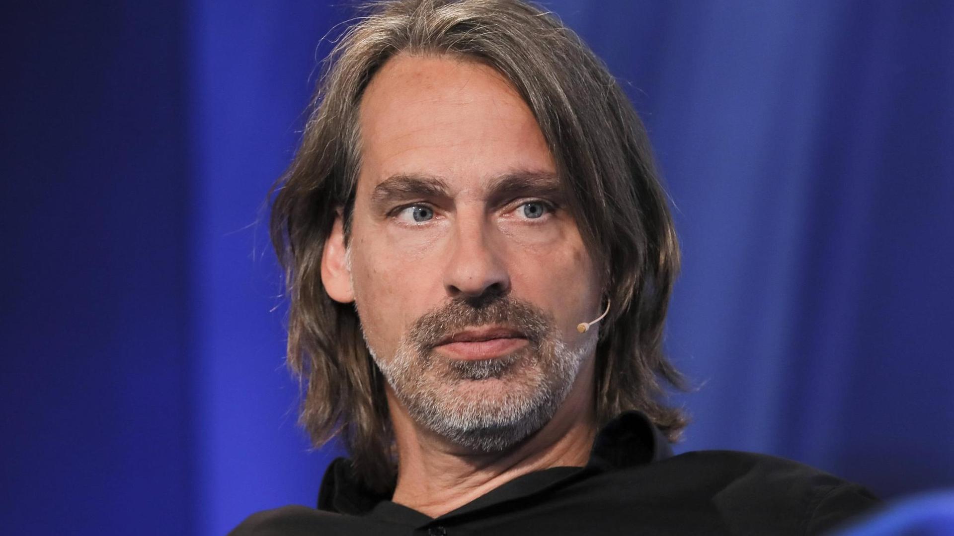 Nach umstrittenen Äußerungen - Schrifsteller Precht gibt ...