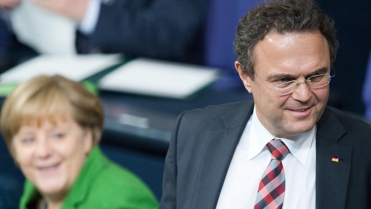 Friedrich-Kritik an Merkel - Ex-Innenminister in der Schusslinie