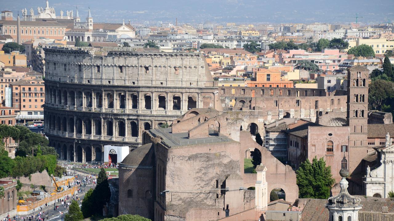 Architektur in Rom - Stadt voller moderner Bauruinen