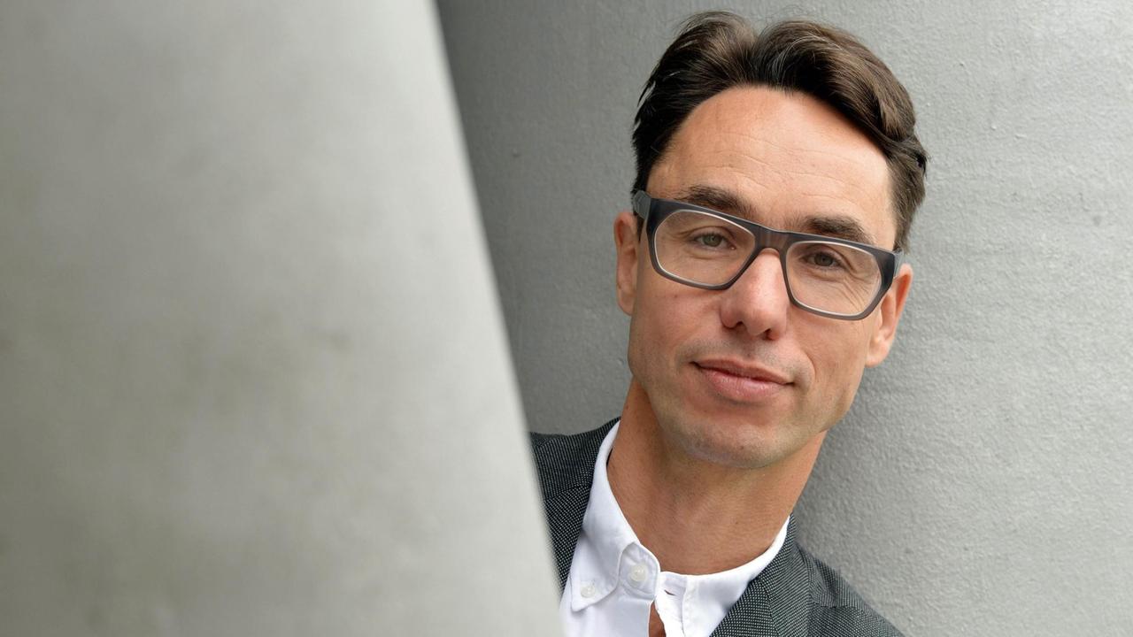 Der Tag mit Georg Diez - Wohnen, Atmen, Schönschreiben