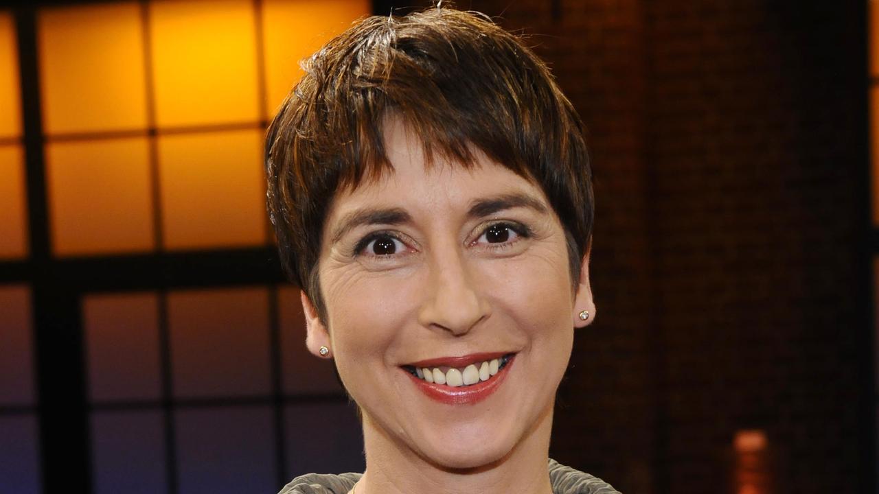 Rebecca Gablé: "Der Palast der Meere" - Knisternde Roben, schnaubende ...