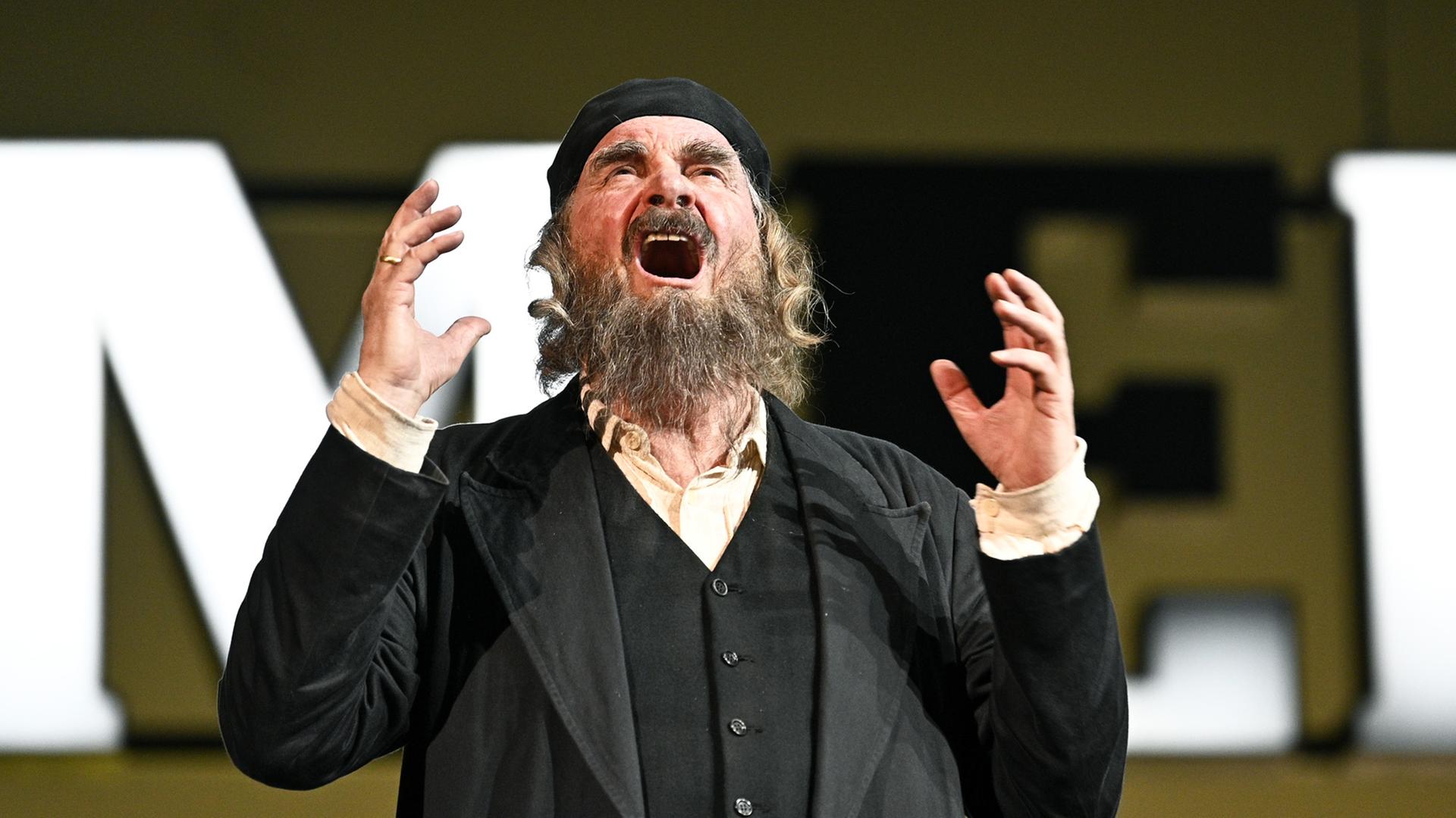 "Hiob" nach Joseph Roth am Burgtheater Wien - Glaubenszweifel eines ...